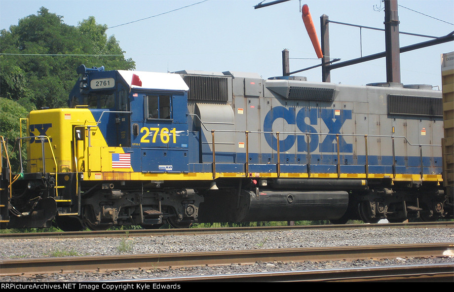 CSX GP38-2 #7761 on C764-16
